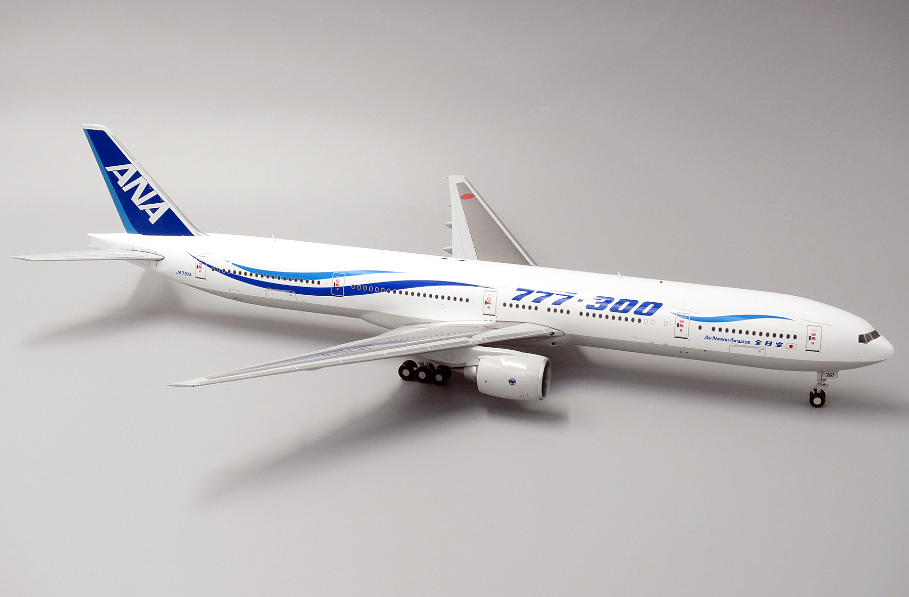 ScaleModelStore.com :: JC Wings 1:200 - LH2034 - ANA Boeing 777-300