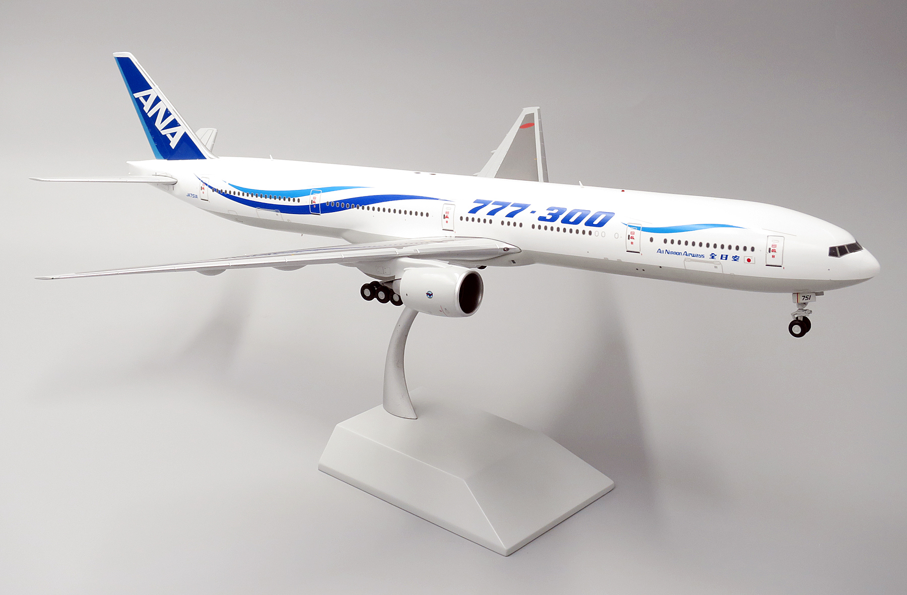 ScaleModelStore.com :: JC Wings 1:200 - LH2034 - ANA Boeing 777-300