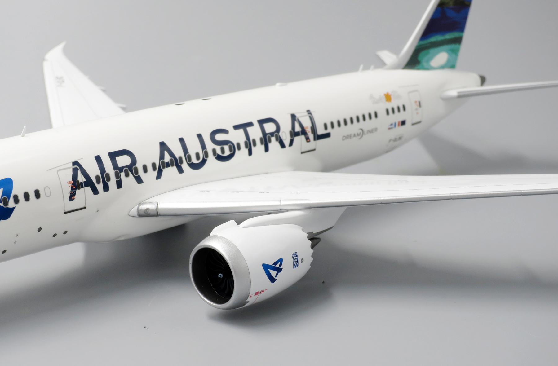 ScaleModelStore.com :: JC Wings 1:200 - LH2048 - Air Austral Boeing 787-8