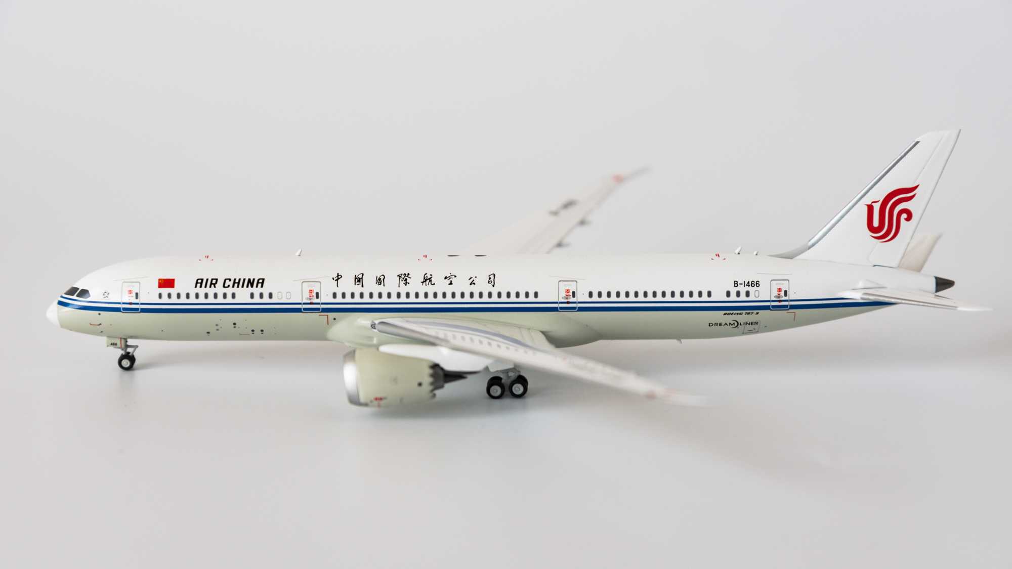 ScaleModelStore.com :: NG Models 1:400 - 55001 - Air China Boeing 787-9