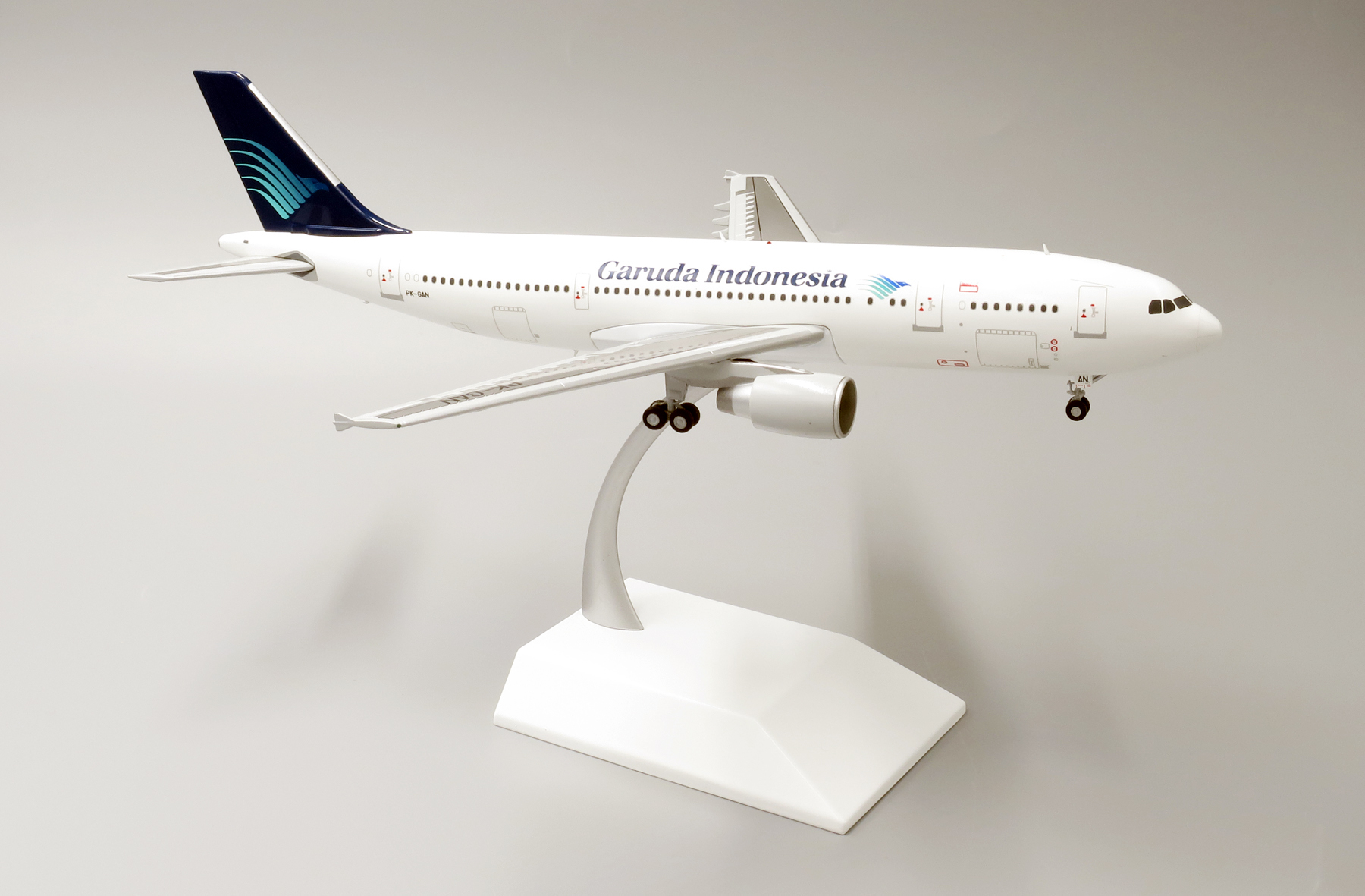 ScaleModelStore.com :: JC Wings 1:200 - LH2069 - Garuda Indonesia ...