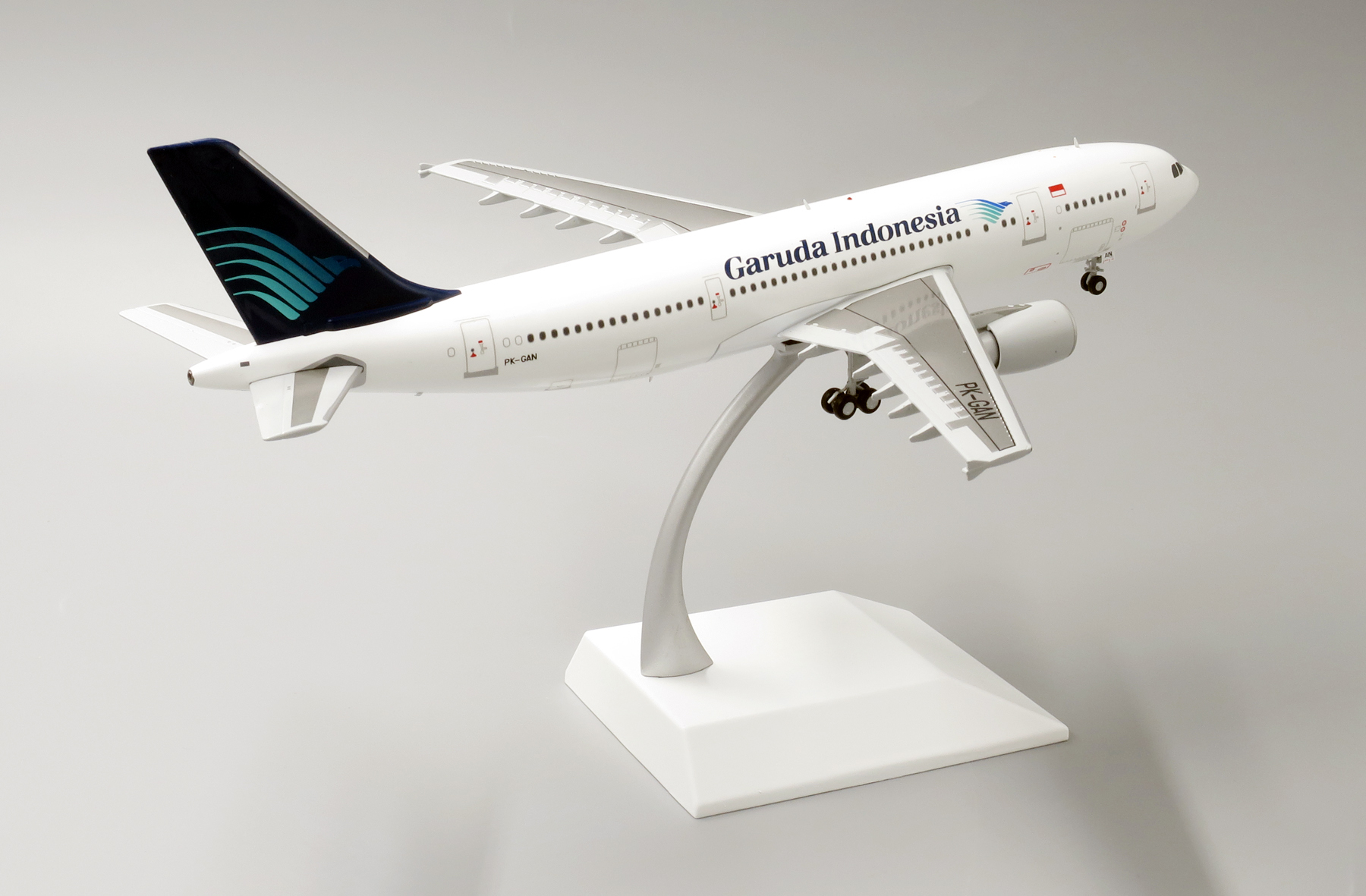 ScaleModelStore.com :: JC Wings 1:200 - LH2069 - Garuda Indonesia ...
