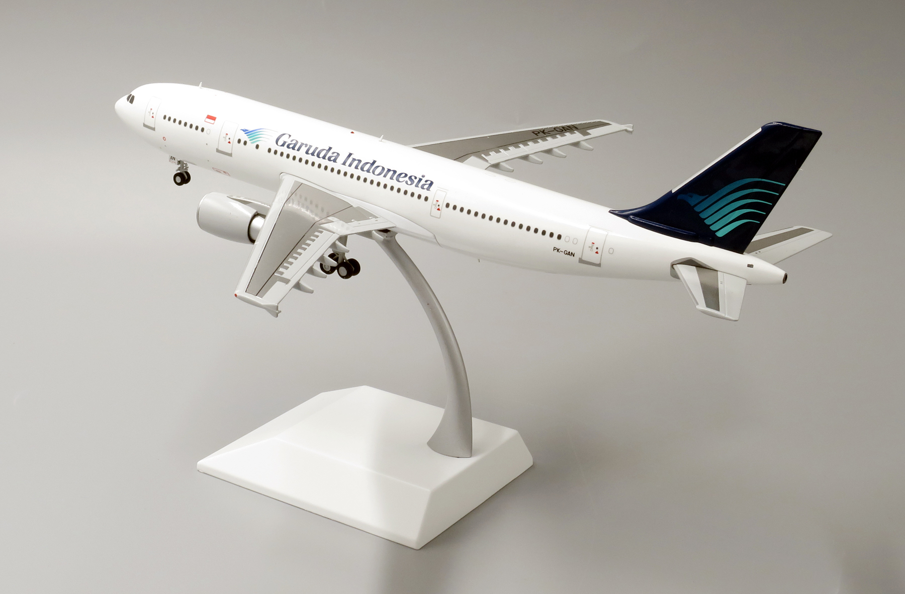 ScaleModelStore.com :: JC Wings 1:200 - LH2069 - Garuda Indonesia ...