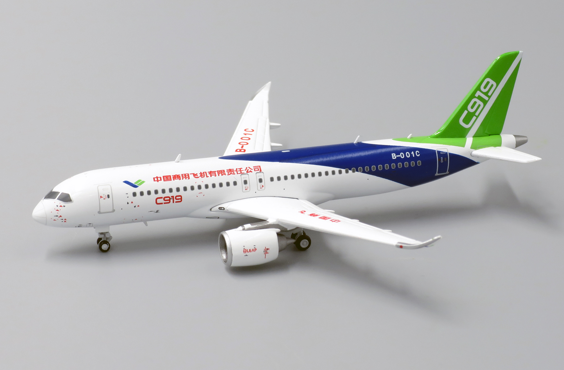 ScaleModelStore.com :: JC Wings 1:400 - LH4102 - Comac Comac C919