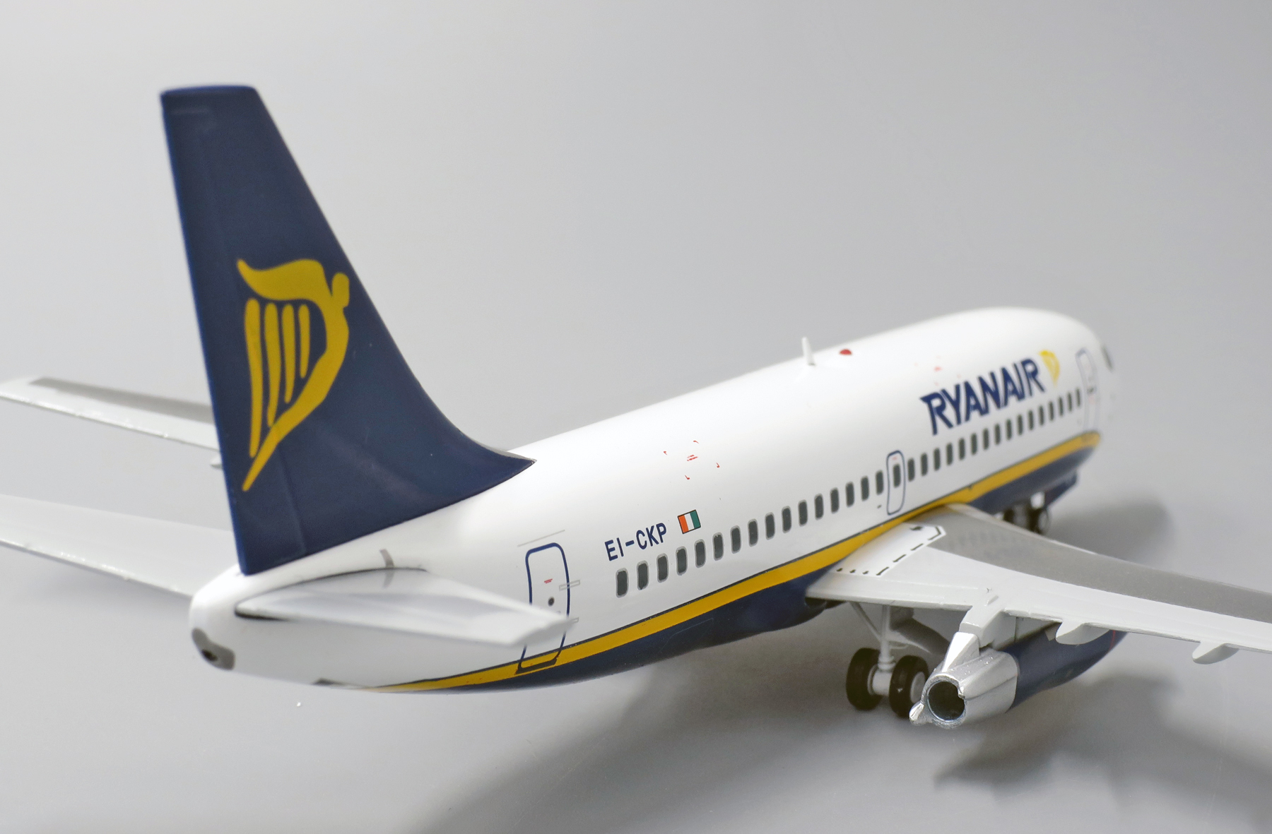 ScaleModelStore.com :: JC Wings 1:200 - XX2049 - Ryanair Boeing 737-200