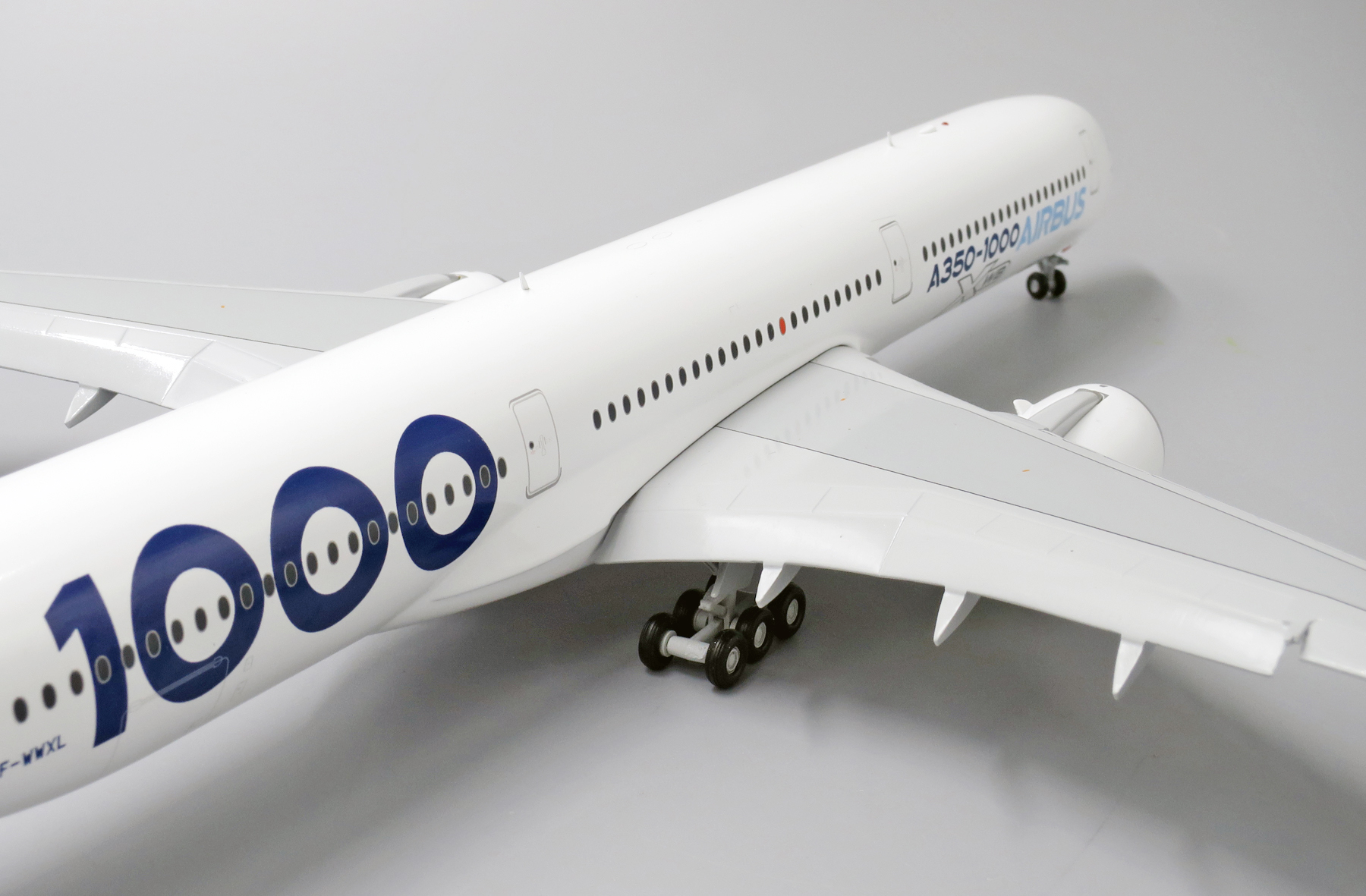 ScaleModelStore.com :: JC Wings 1:200 - LH2086A - House colours Airbus ...