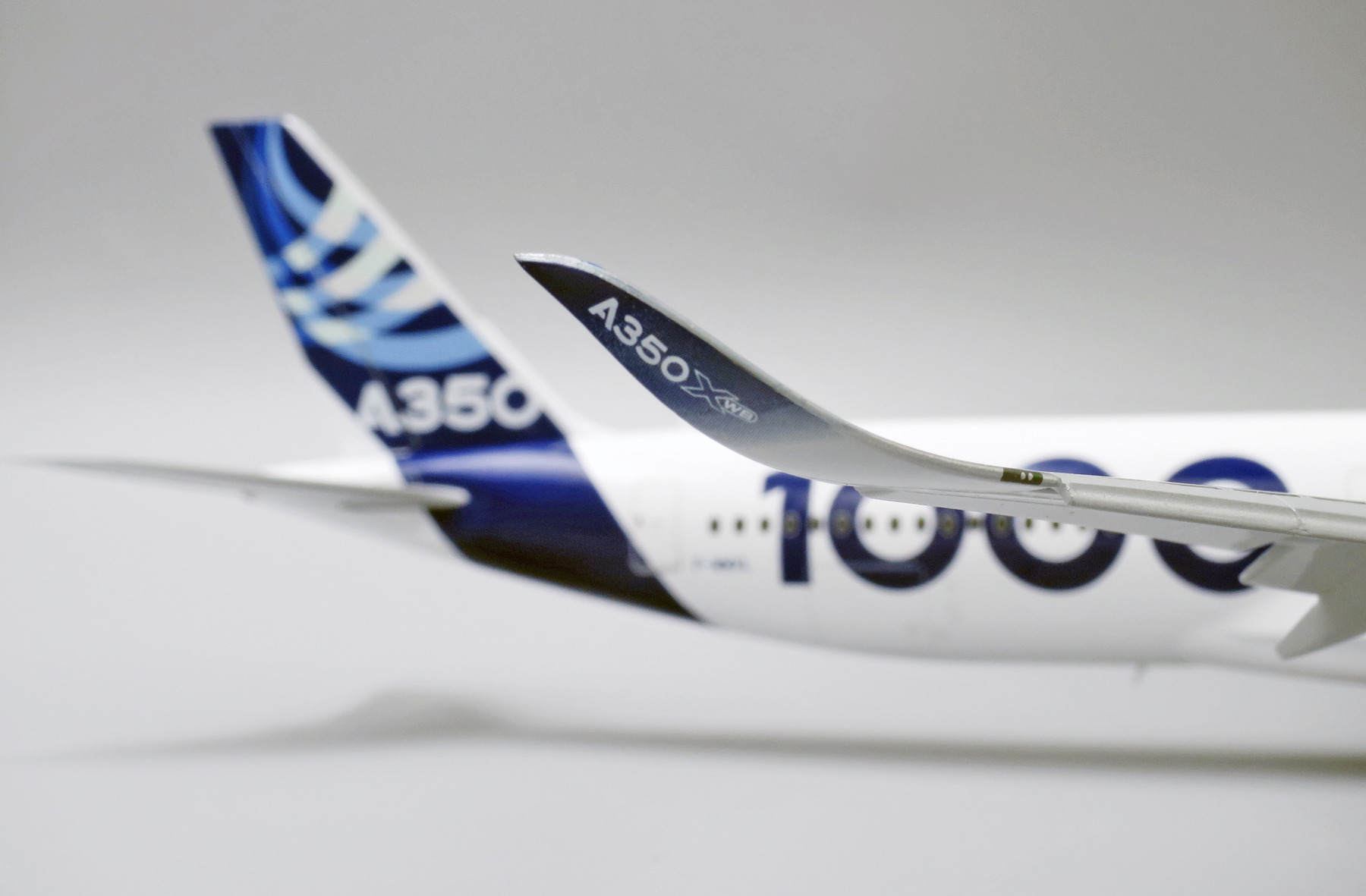 ScaleModelStore.com :: JC Wings 1:200 - LH2086A - House colours Airbus ...