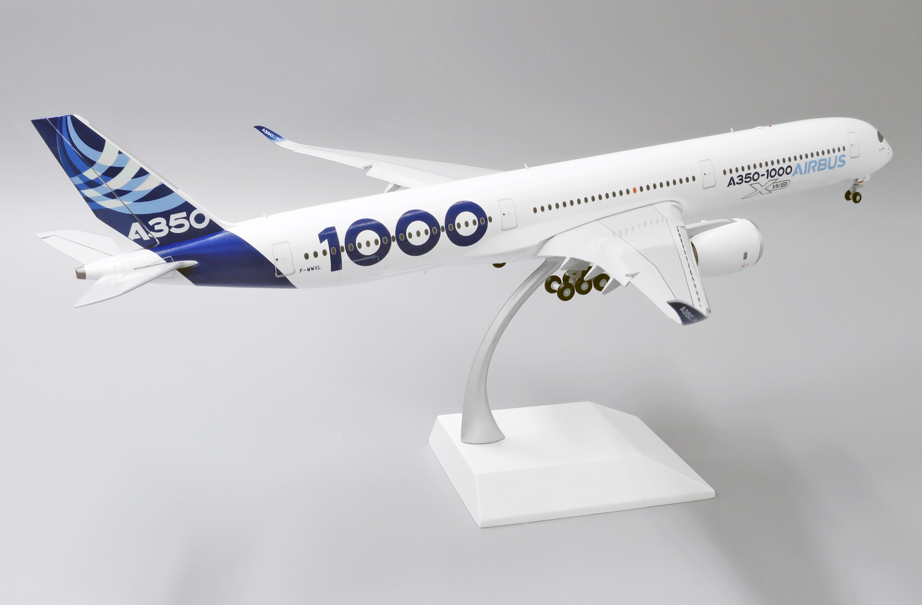 ScaleModelStore.com :: JC Wings 1:200 - LH2086A - House colours Airbus ...