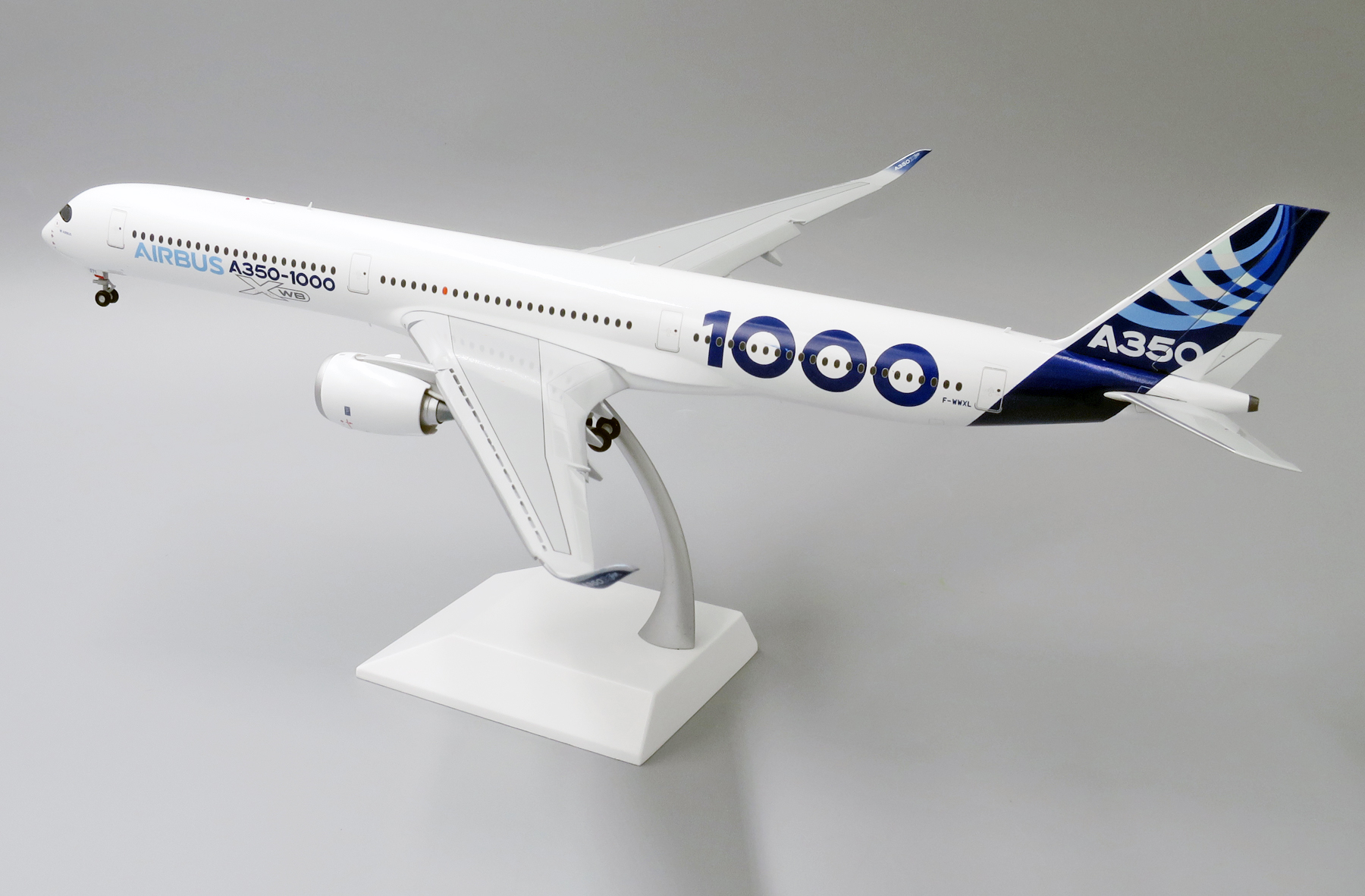 ScaleModelStore.com :: JC Wings 1:200 - LH2086A - House colours Airbus ...