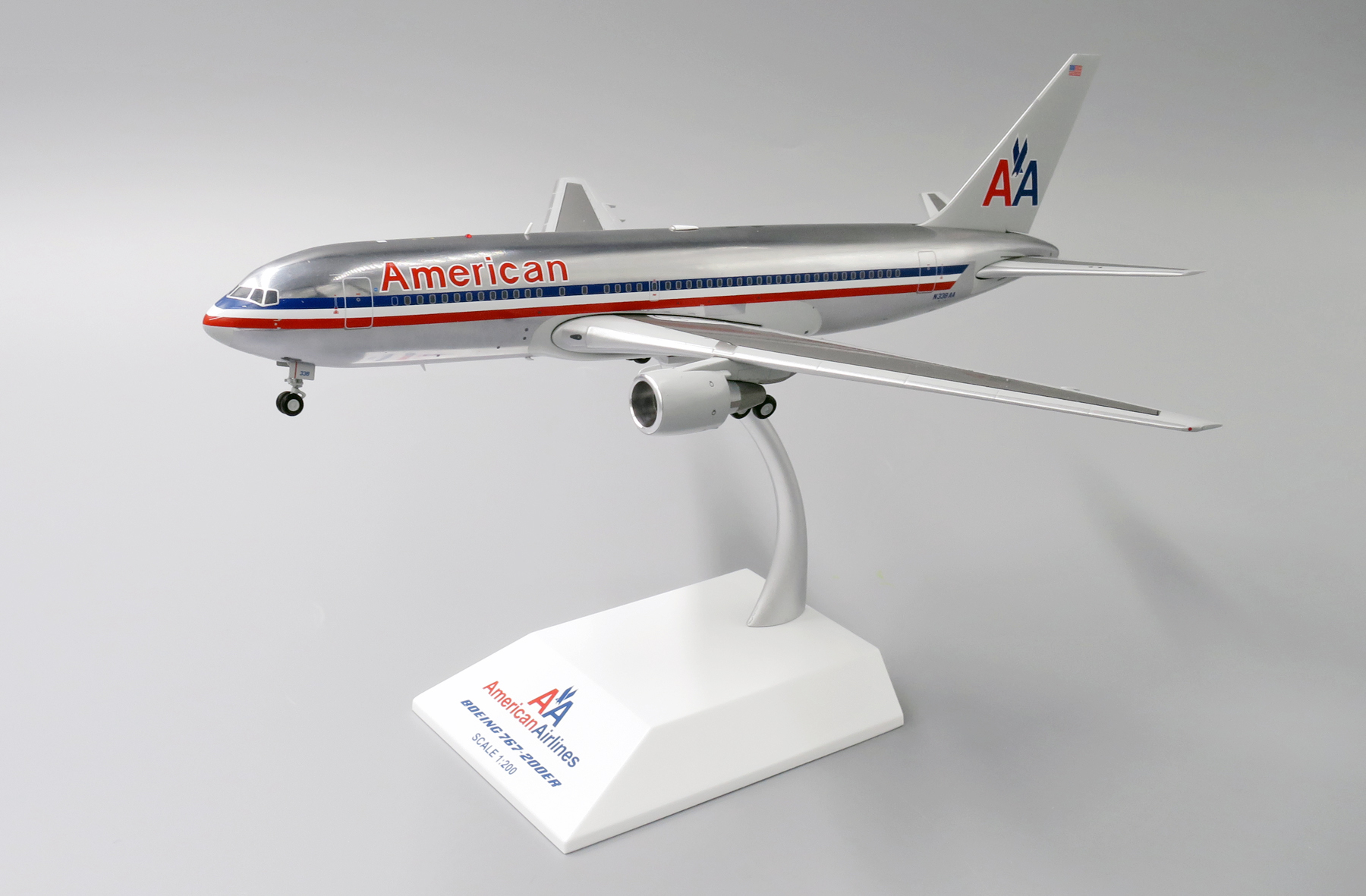 ScaleModelStore.com :: JC Wings 1:200 - LH2170 - American Airlines ...