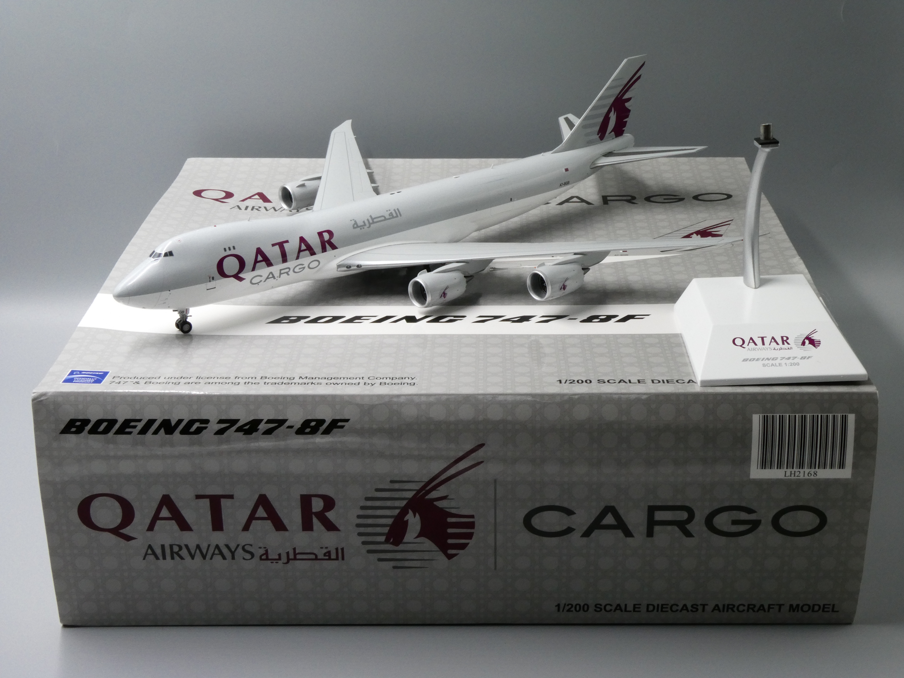 ScaleModelStore.com :: JC Wings 1:200 - LH2168 - Qatar Cargo Boeing 747-8F