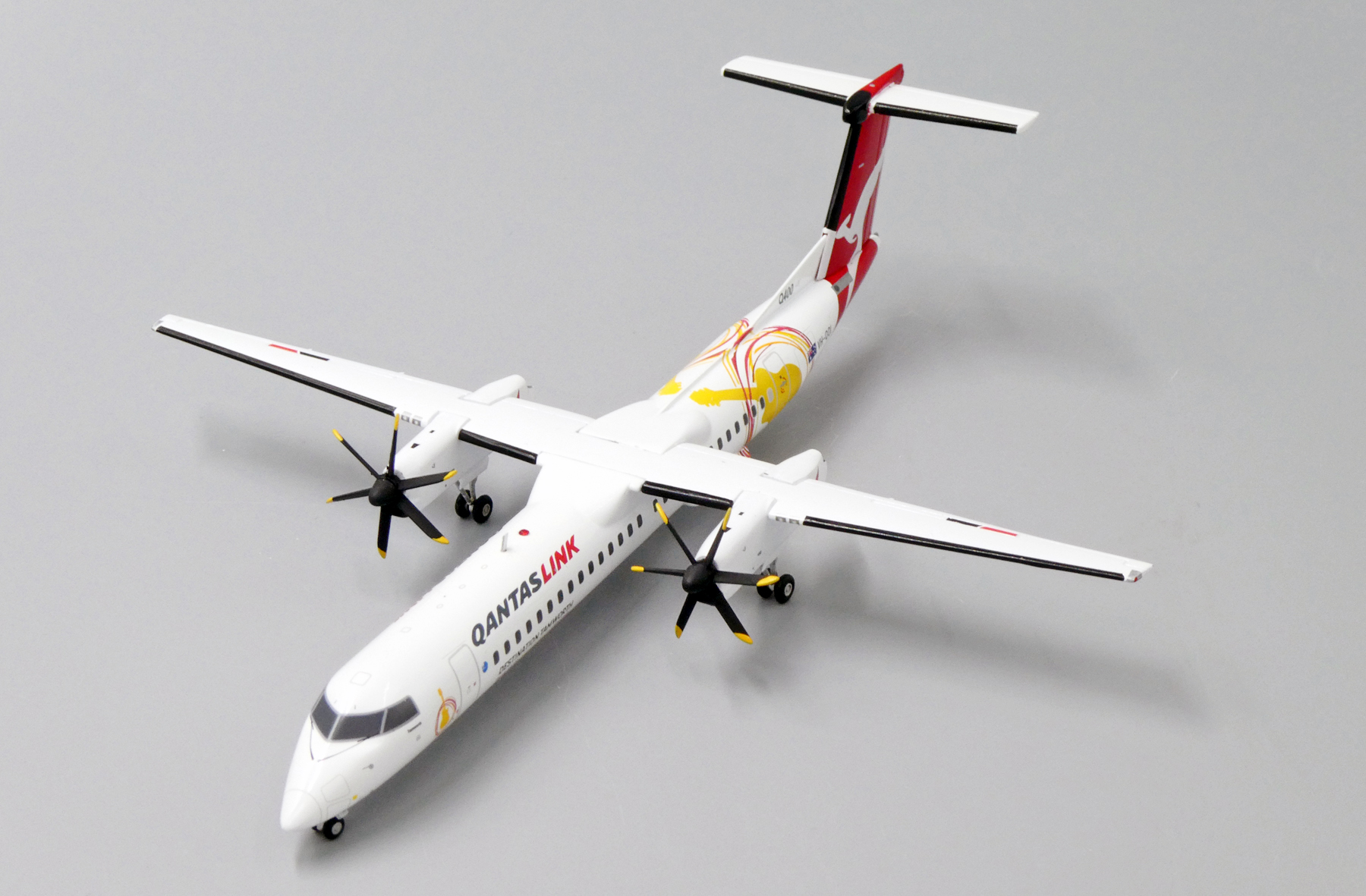 ScaleModelStore.com :: JC Wings 1:200 - XX2209 - QantasLink Bombardier ...