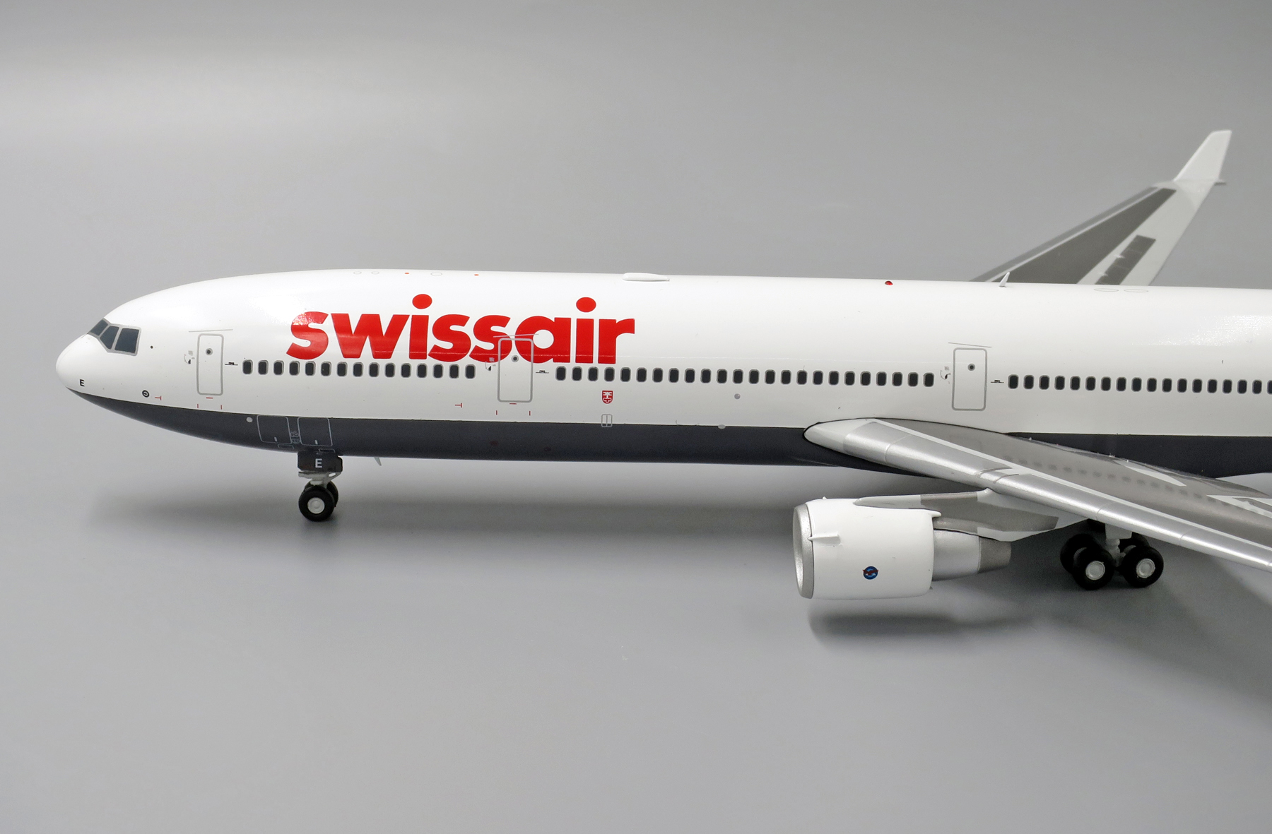 ScaleModelStore.com :: JC Wings 1:200 - LH2146 - Swissair McDonnell ...