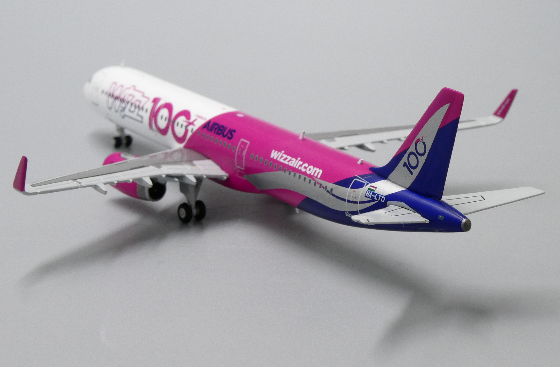 ScaleModelStore.com :: JC Wings 1:400 - LH4113 - Wizz Air Airbus A321