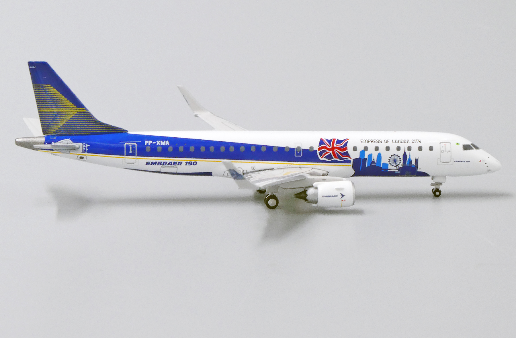 ScaleModelStore.com :: JC Wings 1:400 - LH4143 - Embraer Embraer 190-100STD