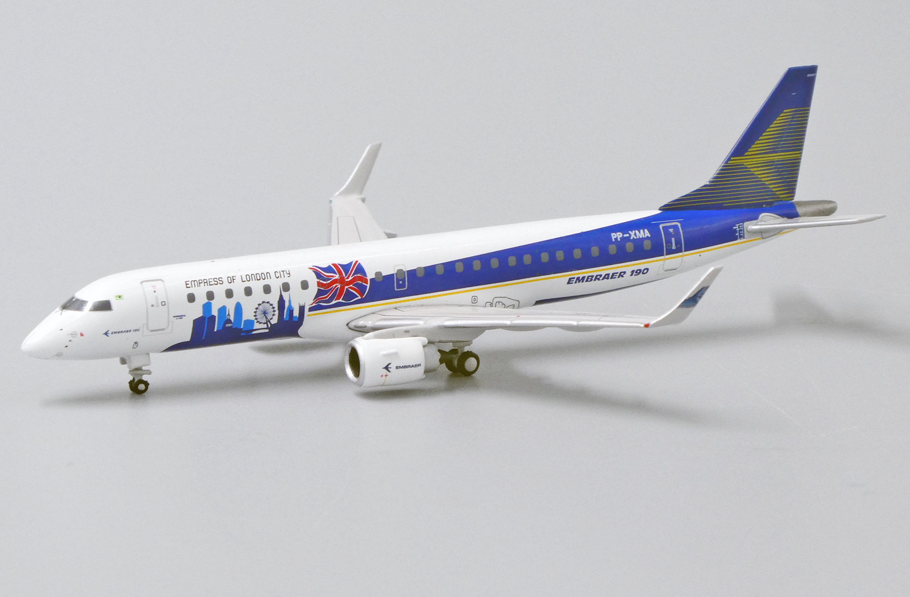 ScaleModelStore.com :: JC Wings 1:400 - LH4143 - Embraer Embraer 190-100STD