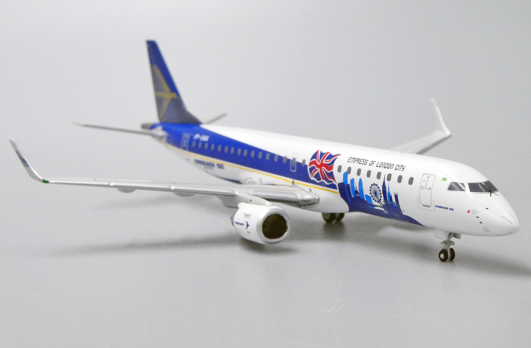 ScaleModelStore.com :: JC Wings 1:400 - LH4143 - Embraer Embraer 190-100STD
