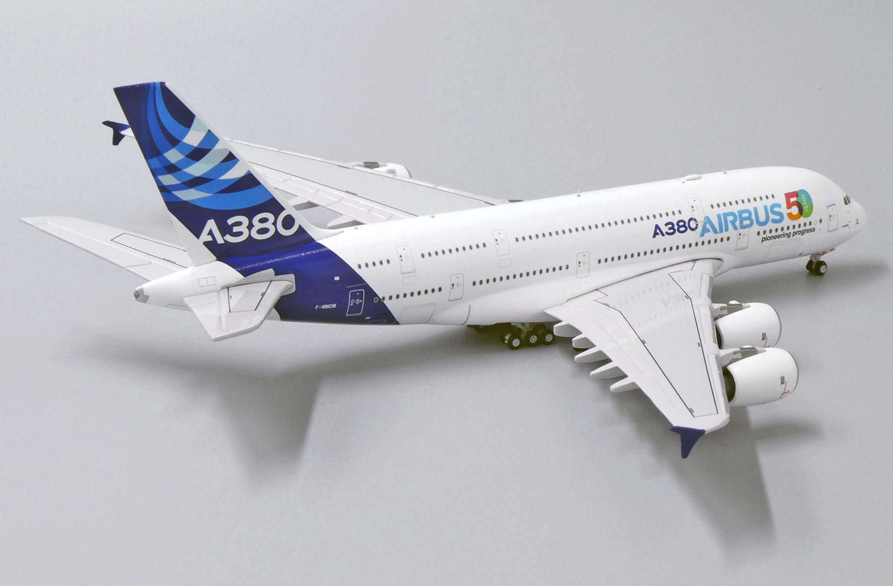 ScaleModelStore.com :: JC Wings 1:400 - LH4148 - Airbus House Colours ...