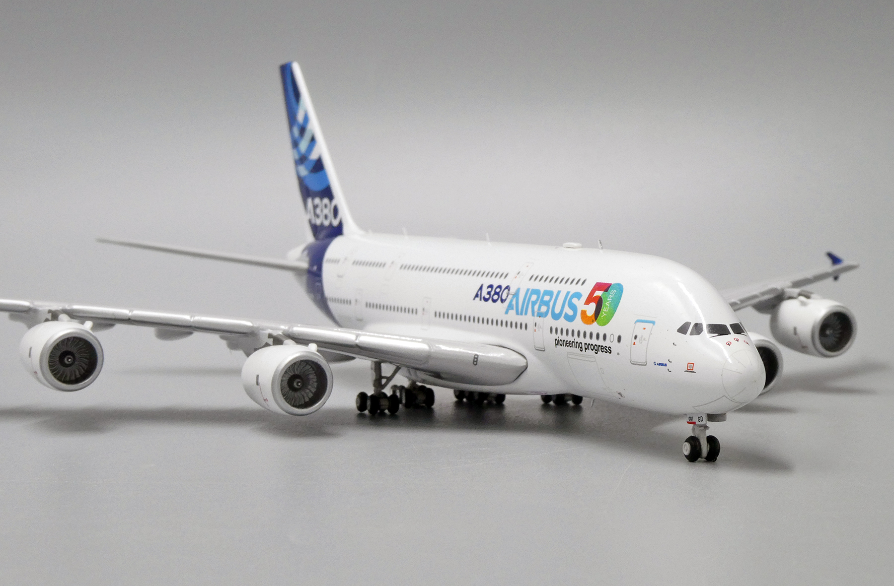 ScaleModelStore.com :: JC Wings 1:400 - LH4148 - Airbus House Colours ...