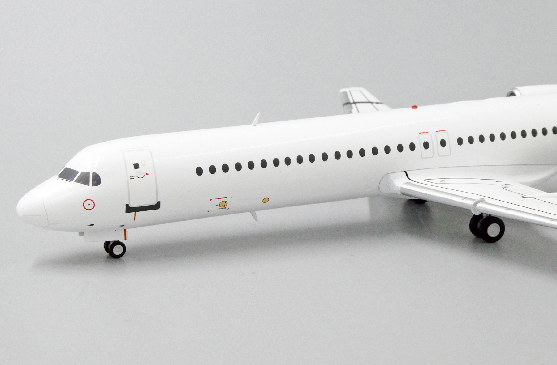 ScaleModelStore.com :: JC Wings 1:200 - BK1039 - Blank Fokker 100