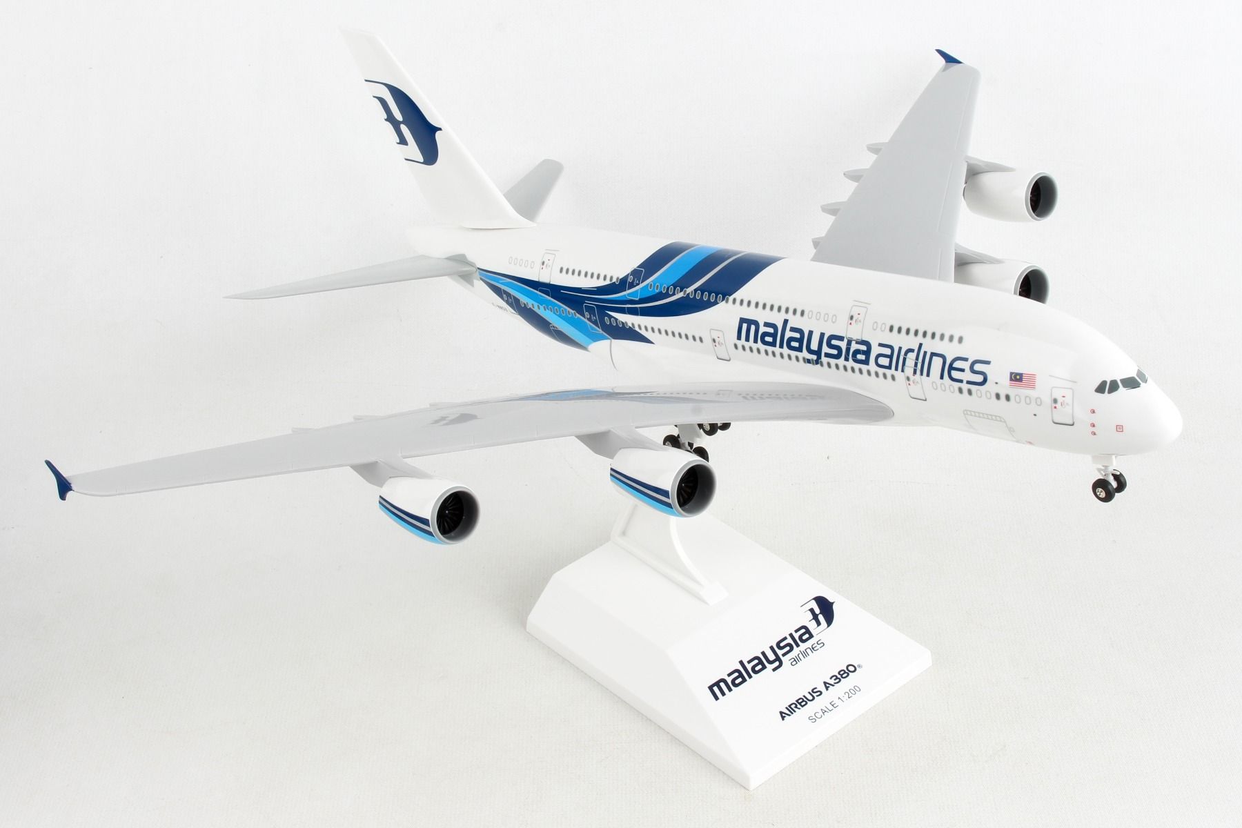 ScaleModelStore.com :: Skymarks 1:200 - SKR693 - Malaysia Airlines ...