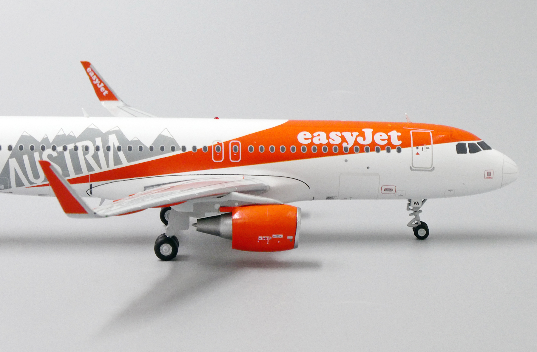 ScaleModelStore.com :: JC Wings 1:200 - EW2320004 - EasyJet Europe ...