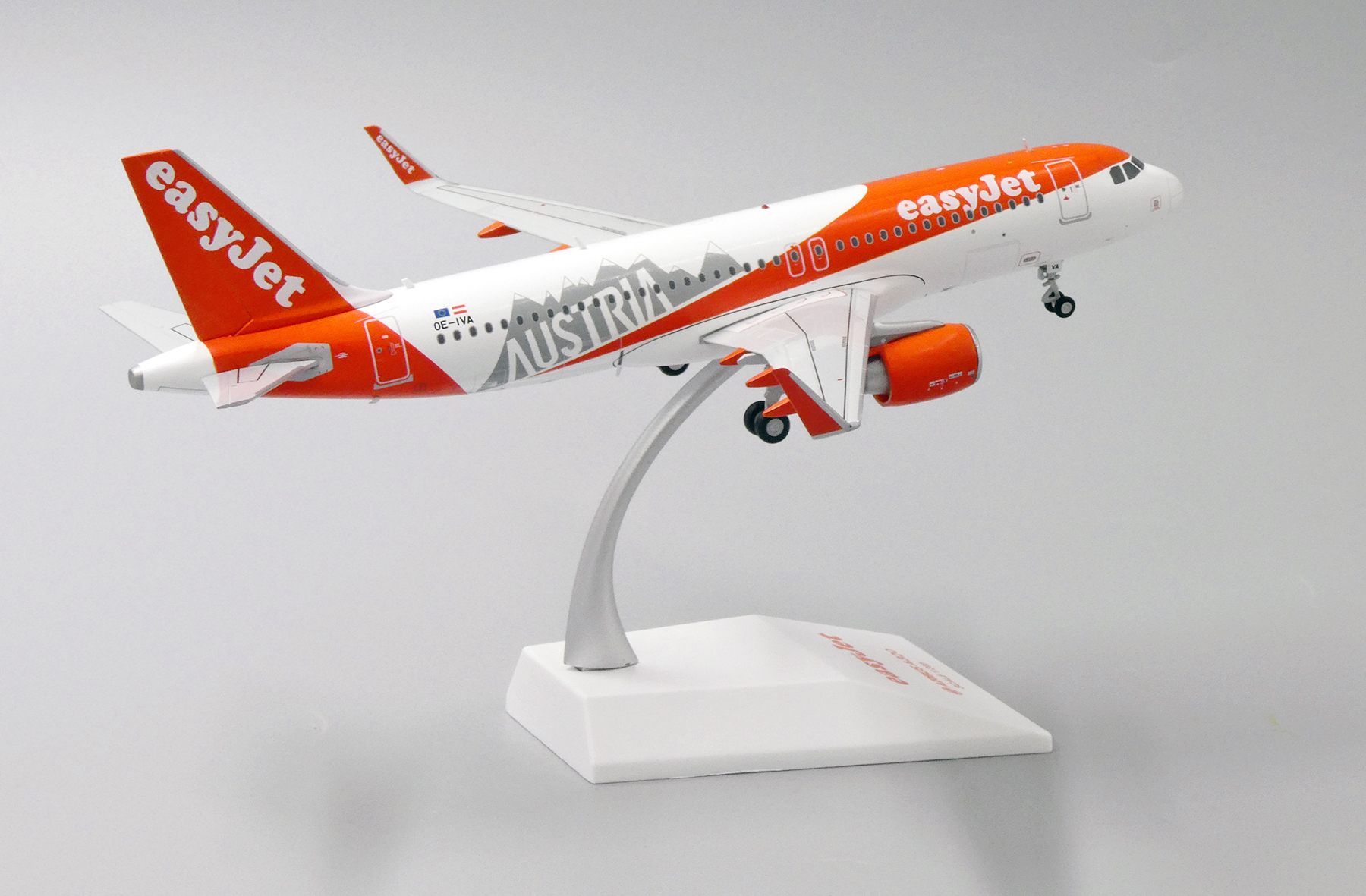 ScaleModelStore.com :: JC Wings 1:200 - EW2320004 - EasyJet Europe ...