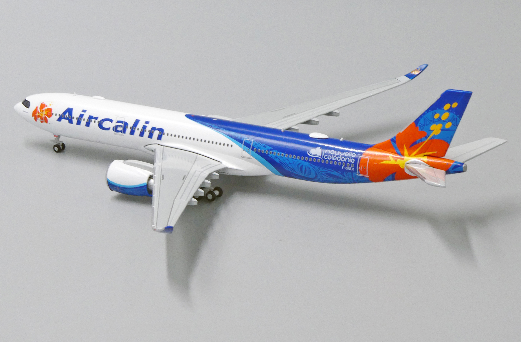 ScaleModelStore.com :: JC Wings 1:400 - XX4214 - Aircalin Airbus A330 ...