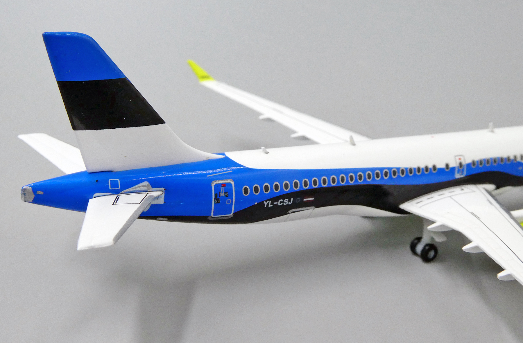 ScaleModelStore.com :: JC Wings 1:400 - LH4158 - Air Baltic Airbus A220-300