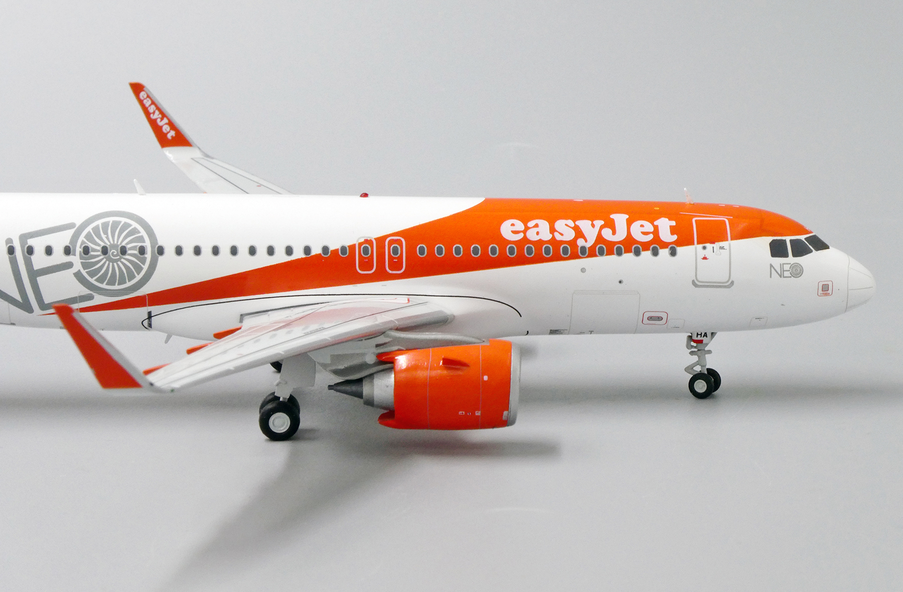 ScaleModelStore.com :: JC Wings 1:200 - EW232N001 - EasyJet Airbus A320neo