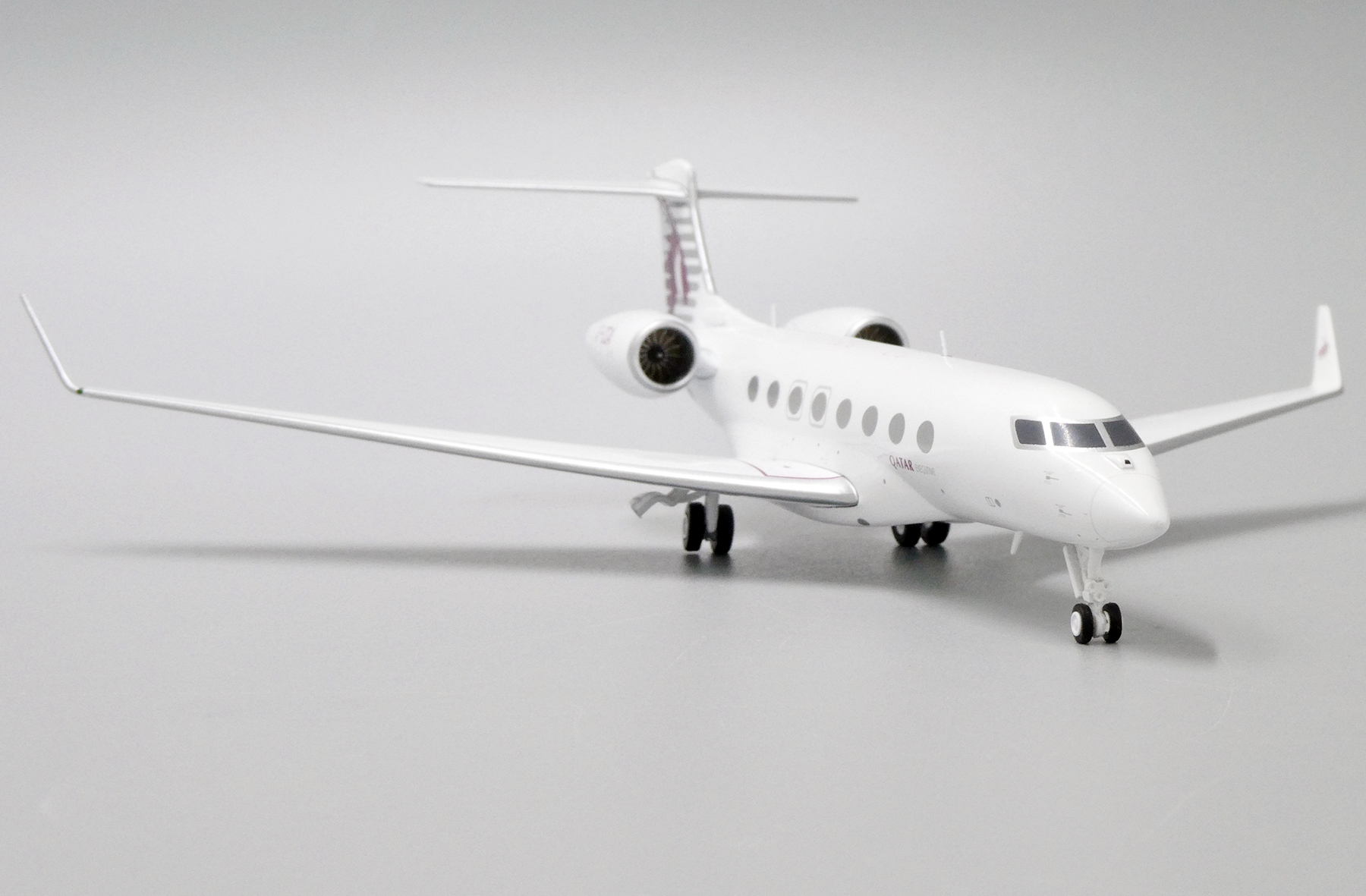 ScaleModelStore.com :: JC Wings 1:200 - EW2G65003 - Qatar Executive ...