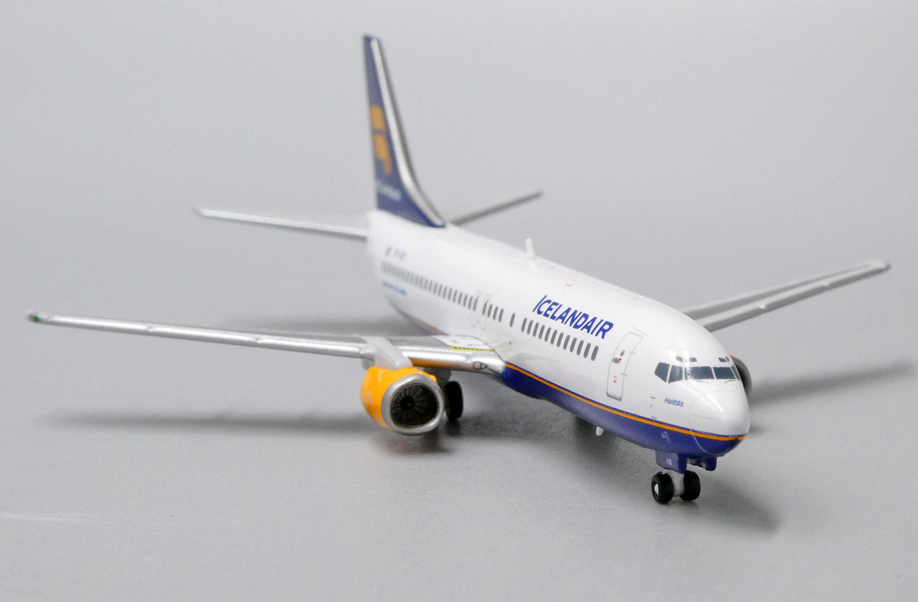 ScaleModelStore.com :: JC Wings 1:400 - XX4238 - Icelandair Boeing 737-400