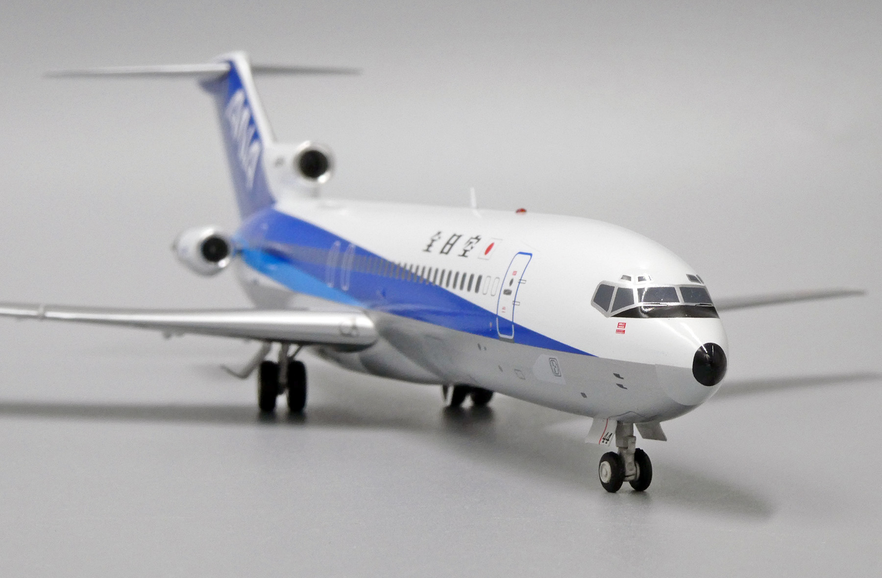 ScaleModelStore.com :: JC Wings 1:200 - EW2722001 - All Nippon Airways Boeing 727-200