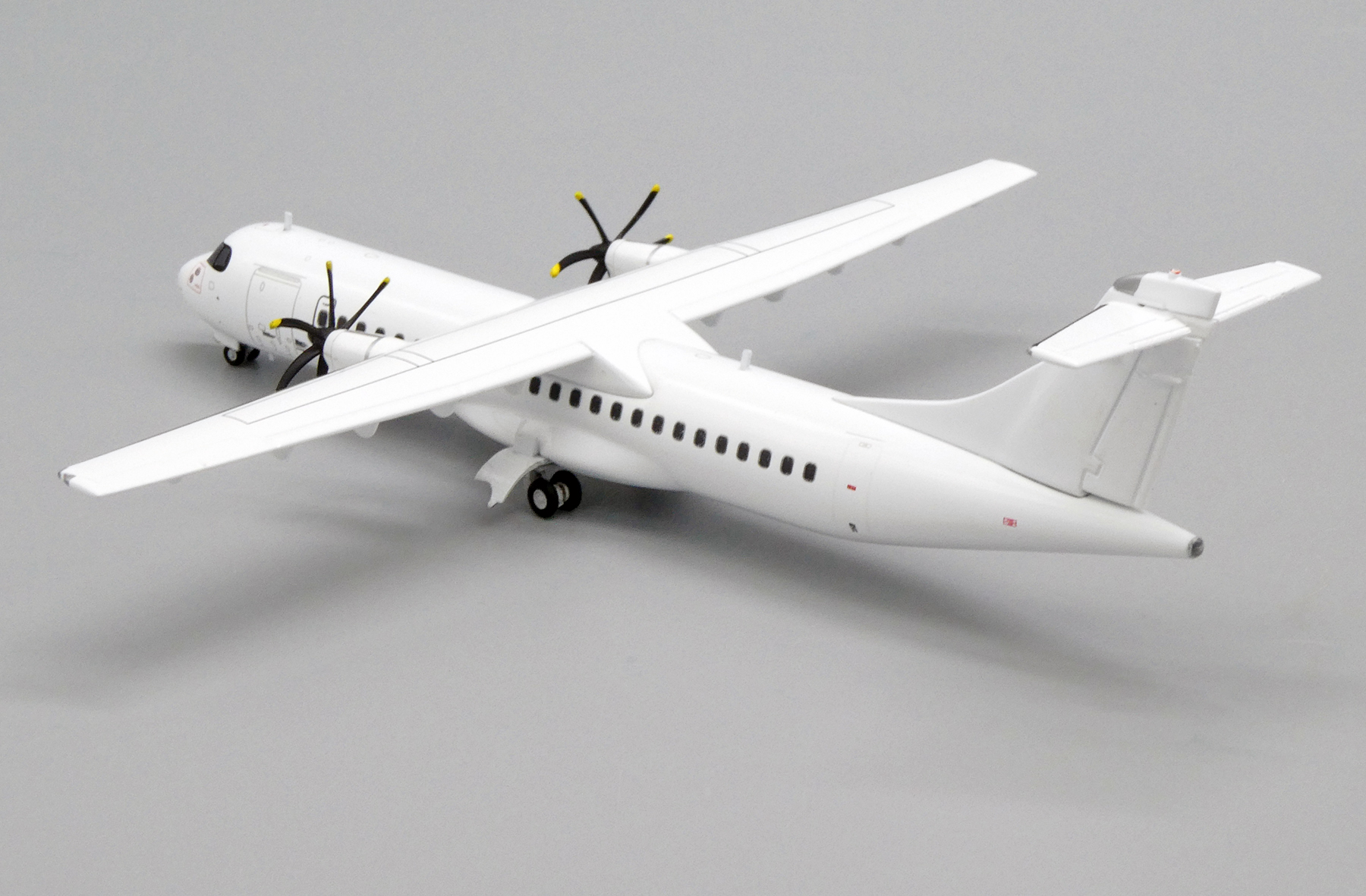 ScaleModelStore.com :: JC Wings 1:200 - BK1056 - Blank ATR-72