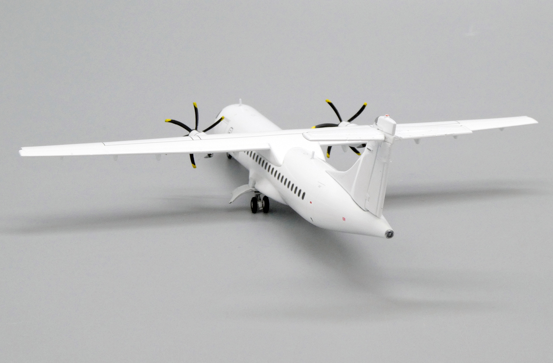 ScaleModelStore.com :: JC Wings 1:200 - BK1056 - Blank ATR-72
