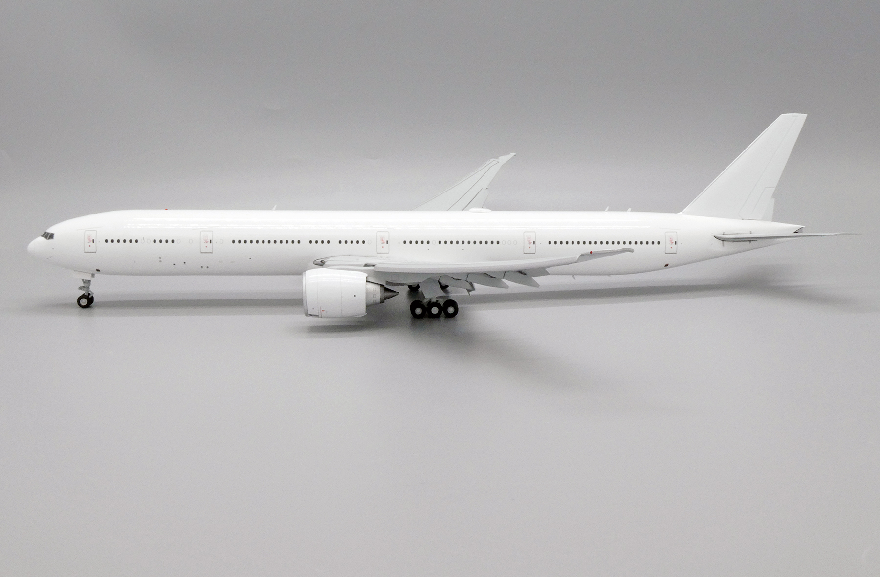 ScaleModelStore.com :: JC Wings 1:200 - XX2128A - Blank Boeing 777-300ER