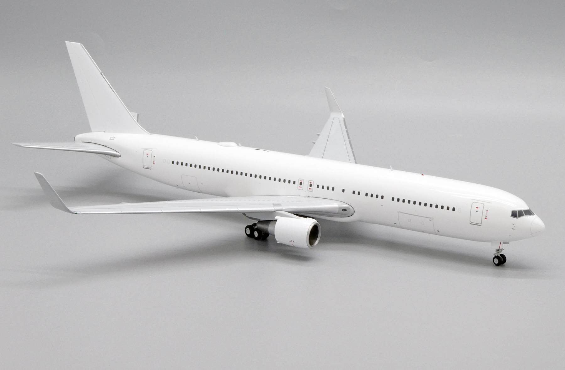 ScaleModelStore.com :: JC Wings 1:200 - BK1043 - Blank Boeing 767-300