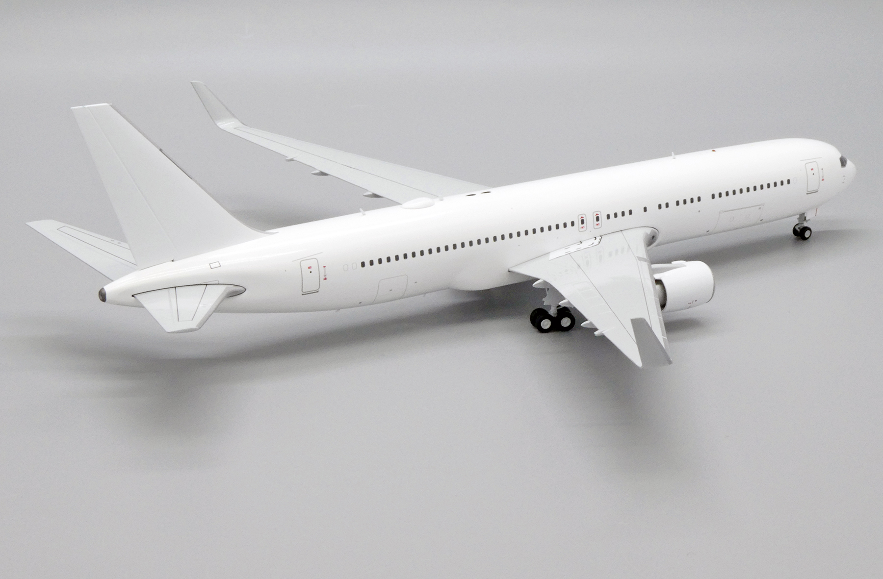 ScaleModelStore.com :: JC Wings 1:200 - BK1043 - Blank Boeing 767-300