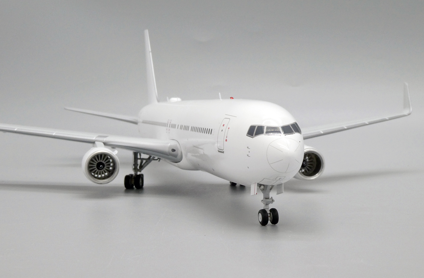 ScaleModelStore.com :: JC Wings 1:200 - BK1043 - Blank Boeing 767-300