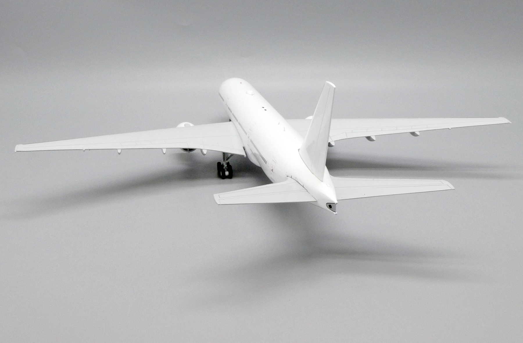 ScaleModelStore.com :: JC Wings 1:200 - BK1053 - Blank Boeing 777-200