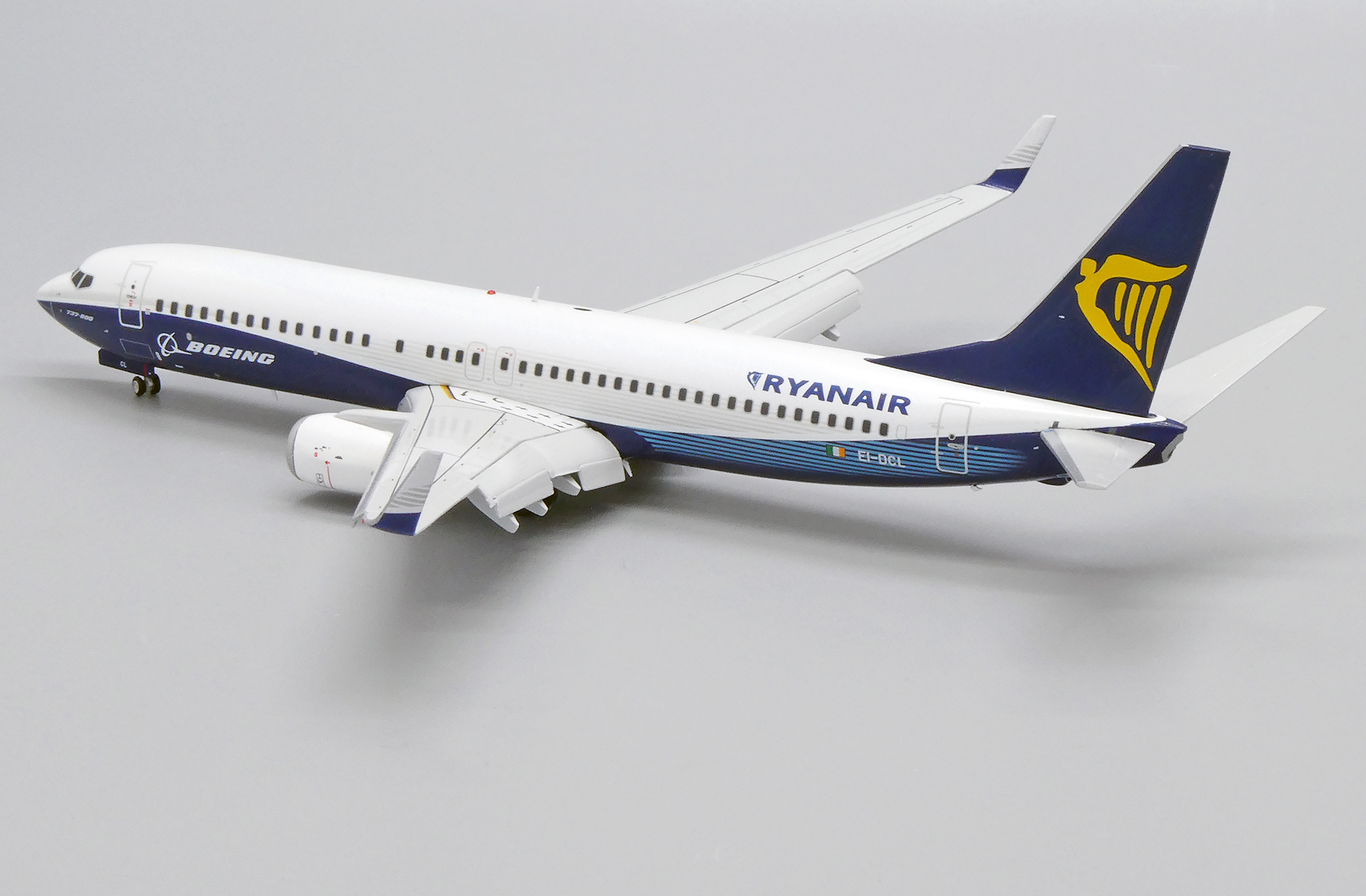 ScaleModelStore.com :: JC Wings 1:200 - XX2496A - Ryanair Boeing 737-800