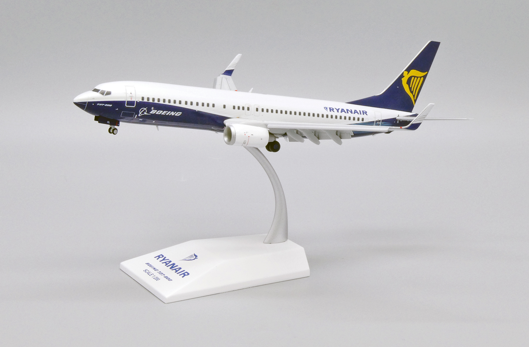 ScaleModelStore.com :: JC Wings 1:200 - XX2496A - Ryanair Boeing 737-800