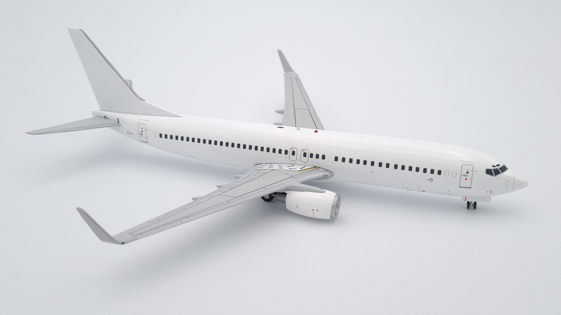ScaleModelStore.com :: JC Wings 1:200 - XX2123 - Blank Boeing 737-800