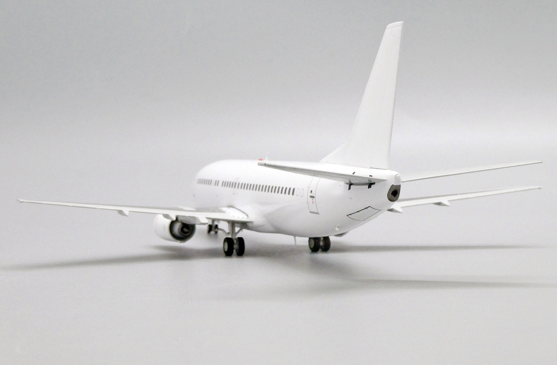 ScaleModelStore.com :: JC Wings 1:200 - BK1069 - Blank Boeing 737-300