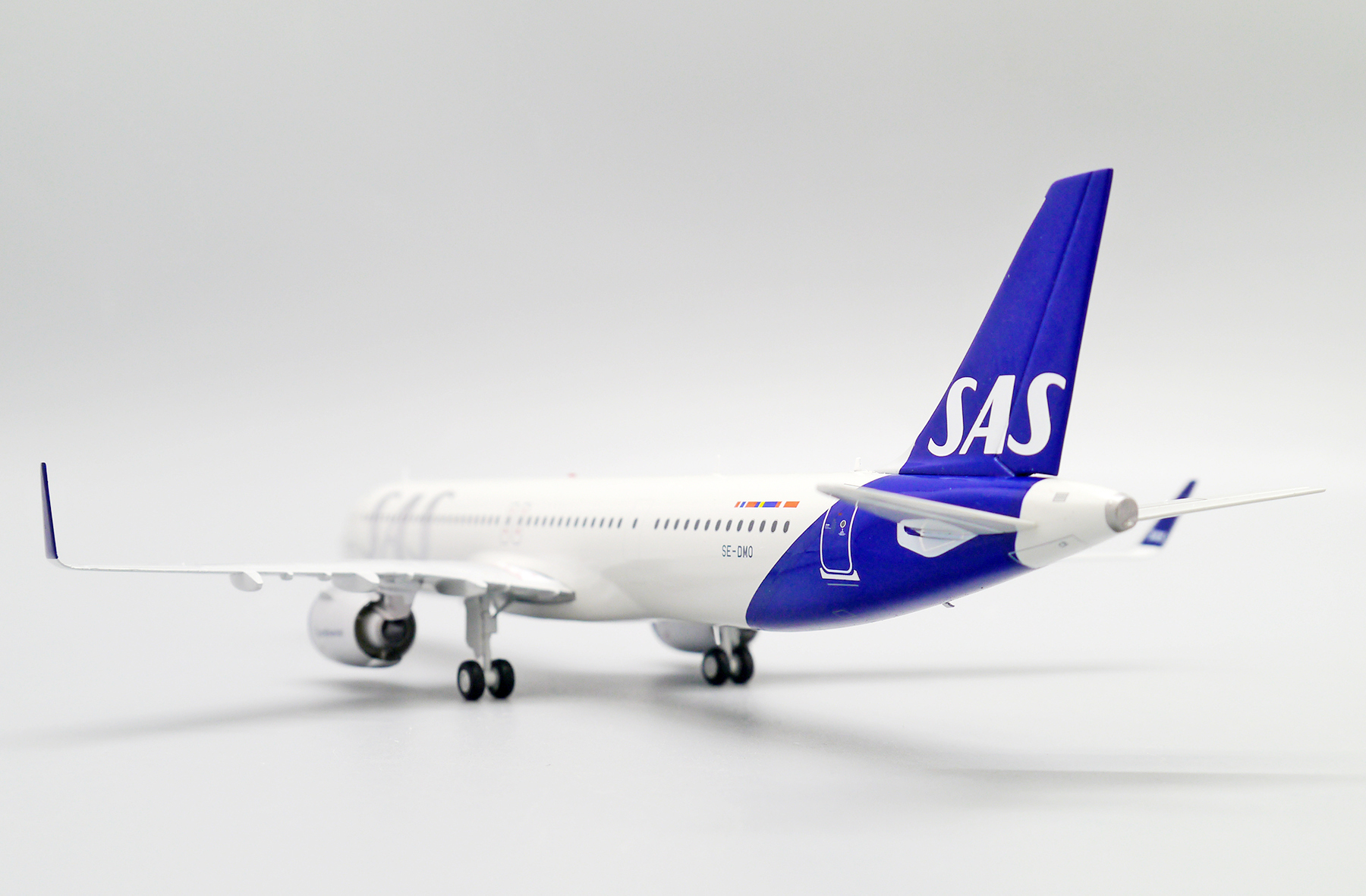 ScaleModelStore.com :: JC Wings 1:200 - XX20021 - SAS Scandinavian ...