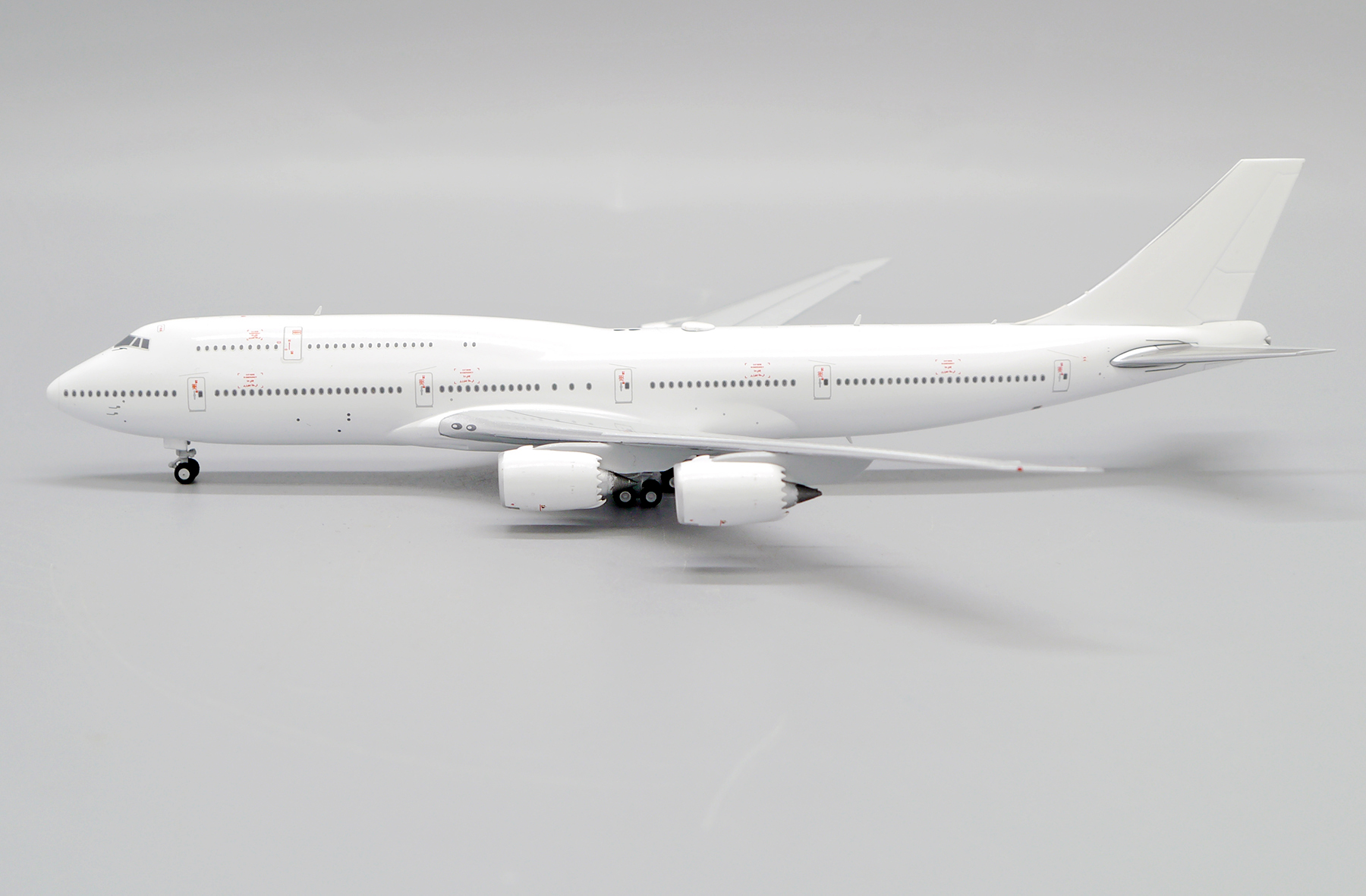 ScaleModelStore.com :: JC Wings 1:400 - BK2041 - Blank Boeing 747-8(BBJ)