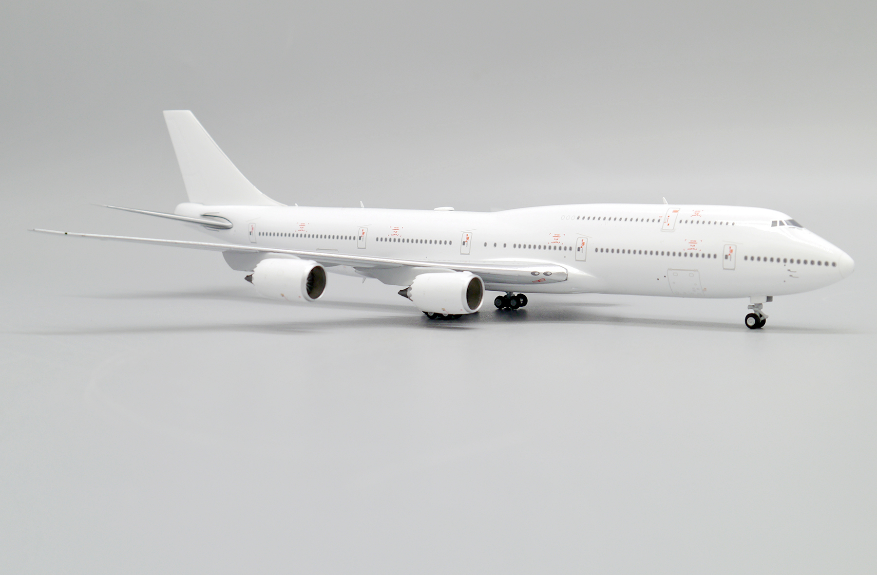 ScaleModelStore.com :: JC Wings 1:400 - BK2041 - Blank Boeing 747-8(BBJ)