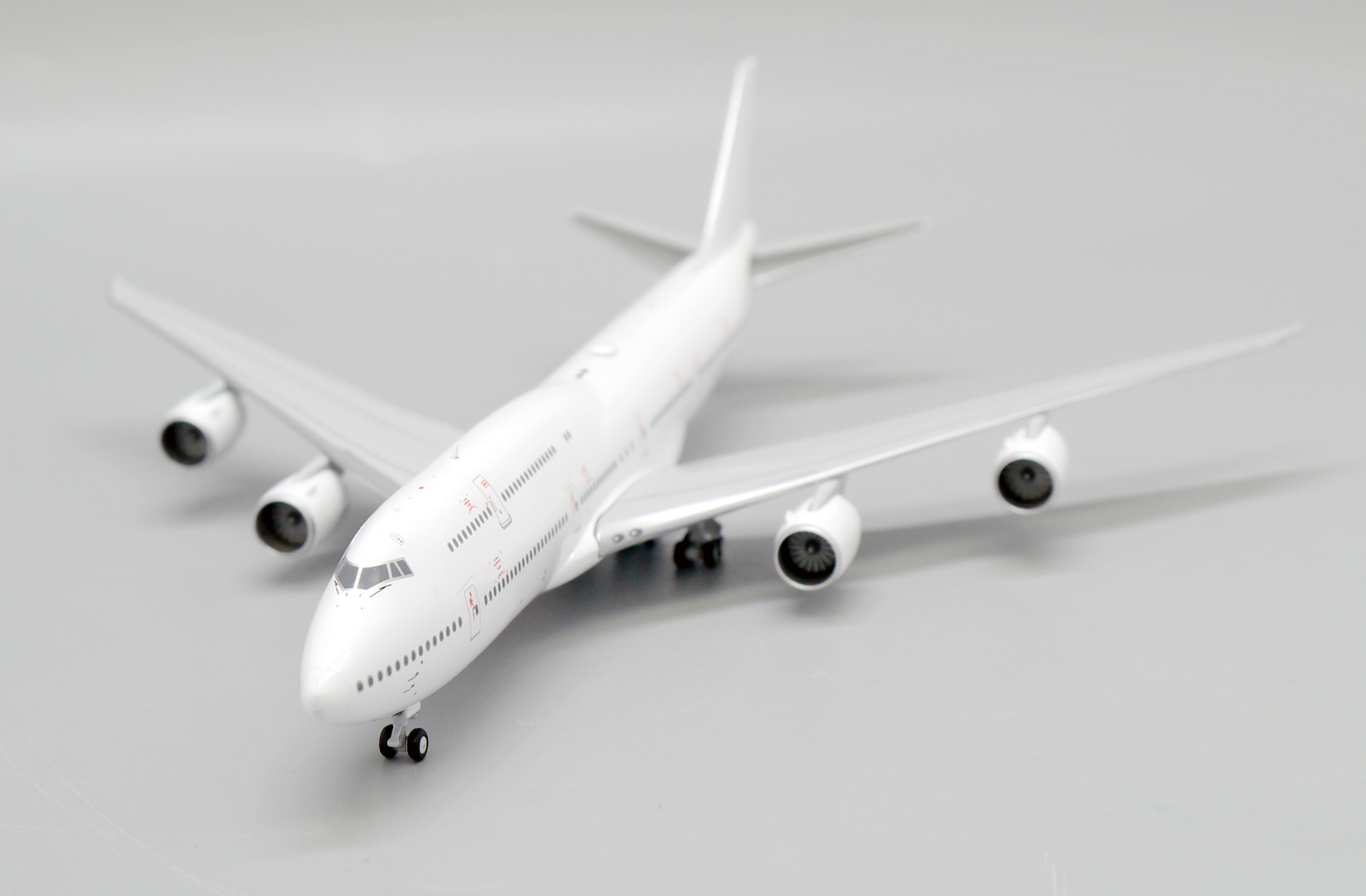 ScaleModelStore.com :: JC Wings 1:400 - BK2041 - Blank Boeing 747-8(BBJ)