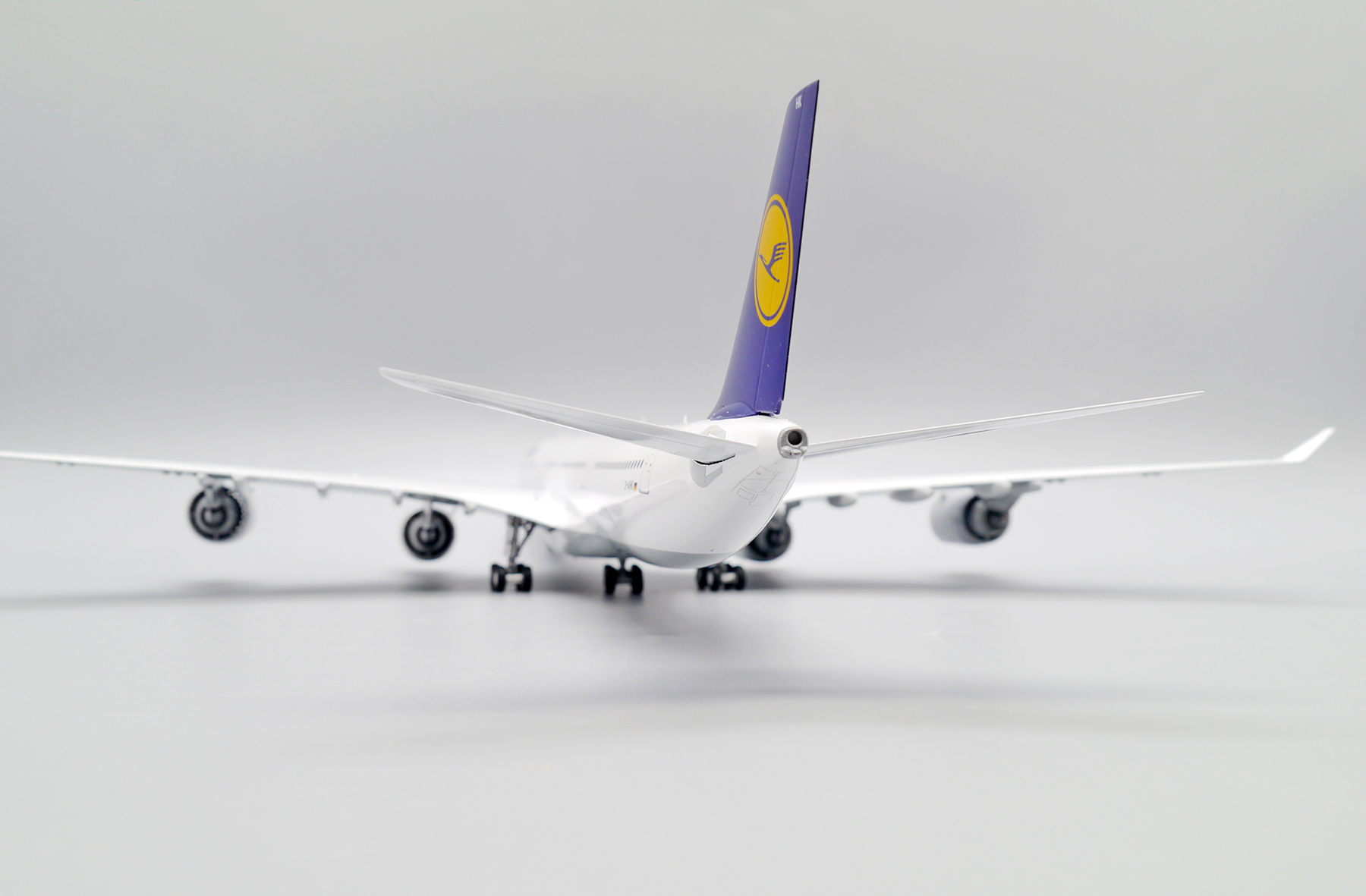 ScaleModelStore.com :: JC Wings 1:200 - EW2346007 - Lufthansa Airbus ...