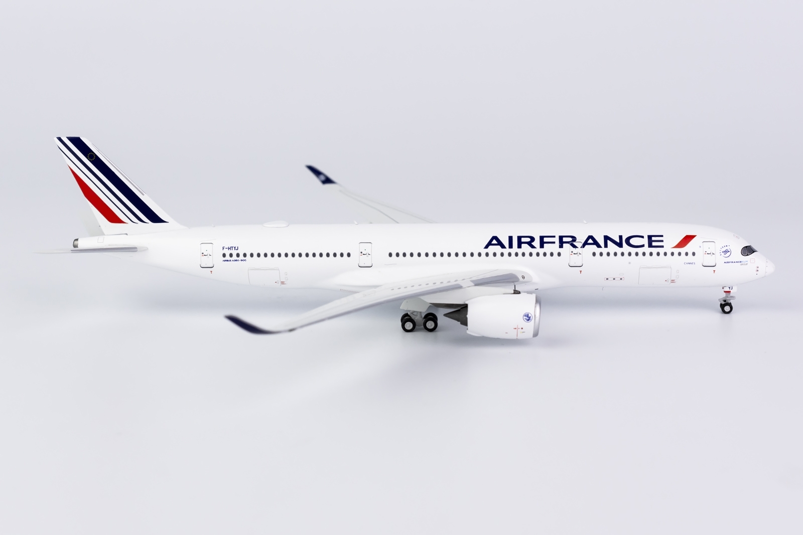 ScaleModelStore.com :: NG Models 1:400 - 39026 - Air France Airbus A350-900